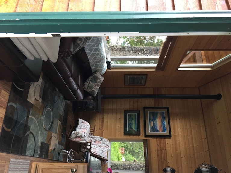 Off Grid, This Custom Cabin Is Your Premier Alaskan Destination Experience. - Juneau, AK