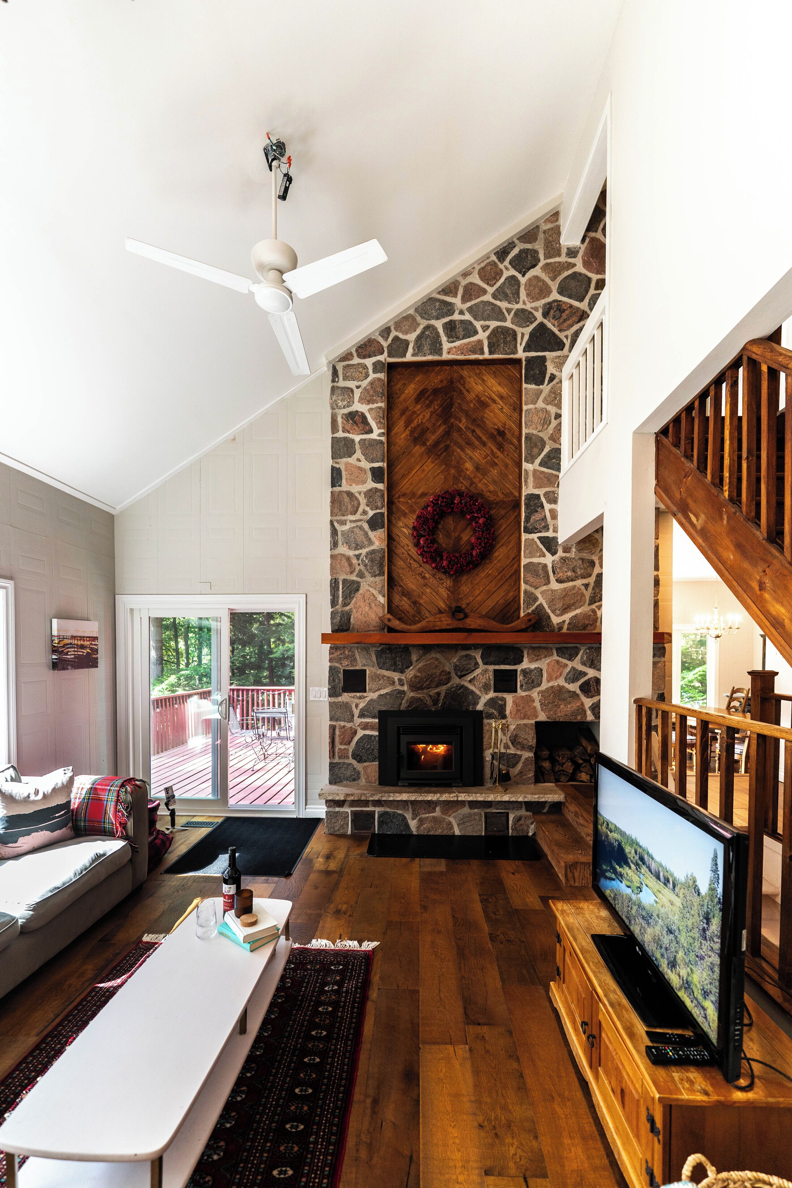 The River Cottage With Pool Table, Fireplace, Snowshoes, & Pet-friendly - Kawartha Lakes