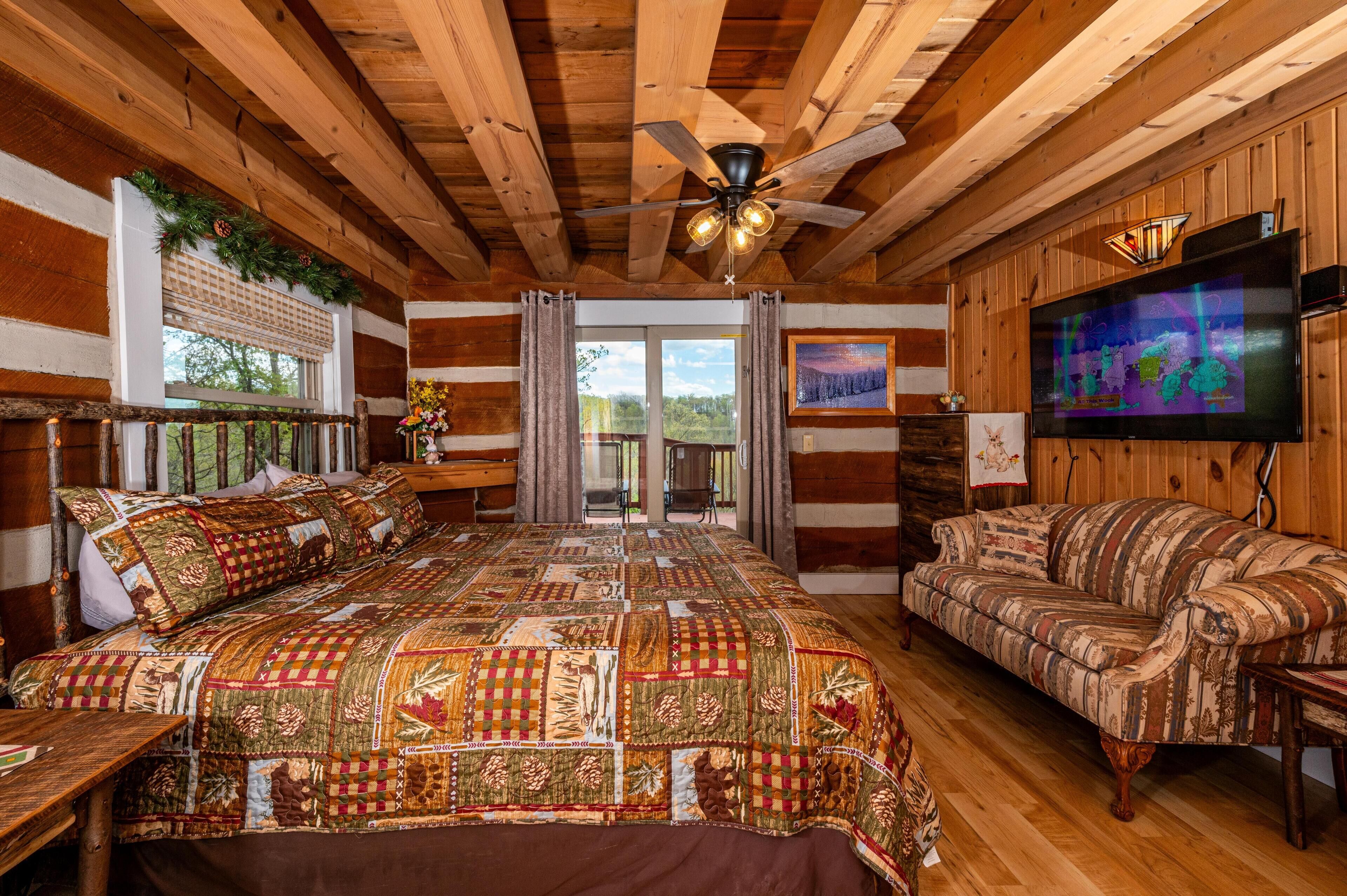 Mountain View Log Cabin | Hot Tub, 3 Kings & Game Room 3br, 3ba - Nashville, IN