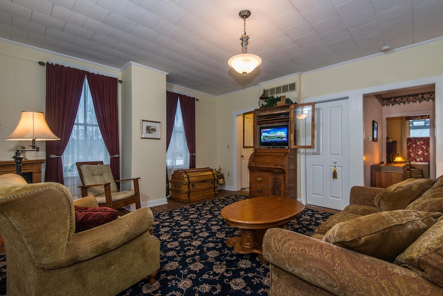 Farmhouse Retreat 2 Miles To Nashville | Hot Tub 3br, 2ba - Brown County State Park, Nashville