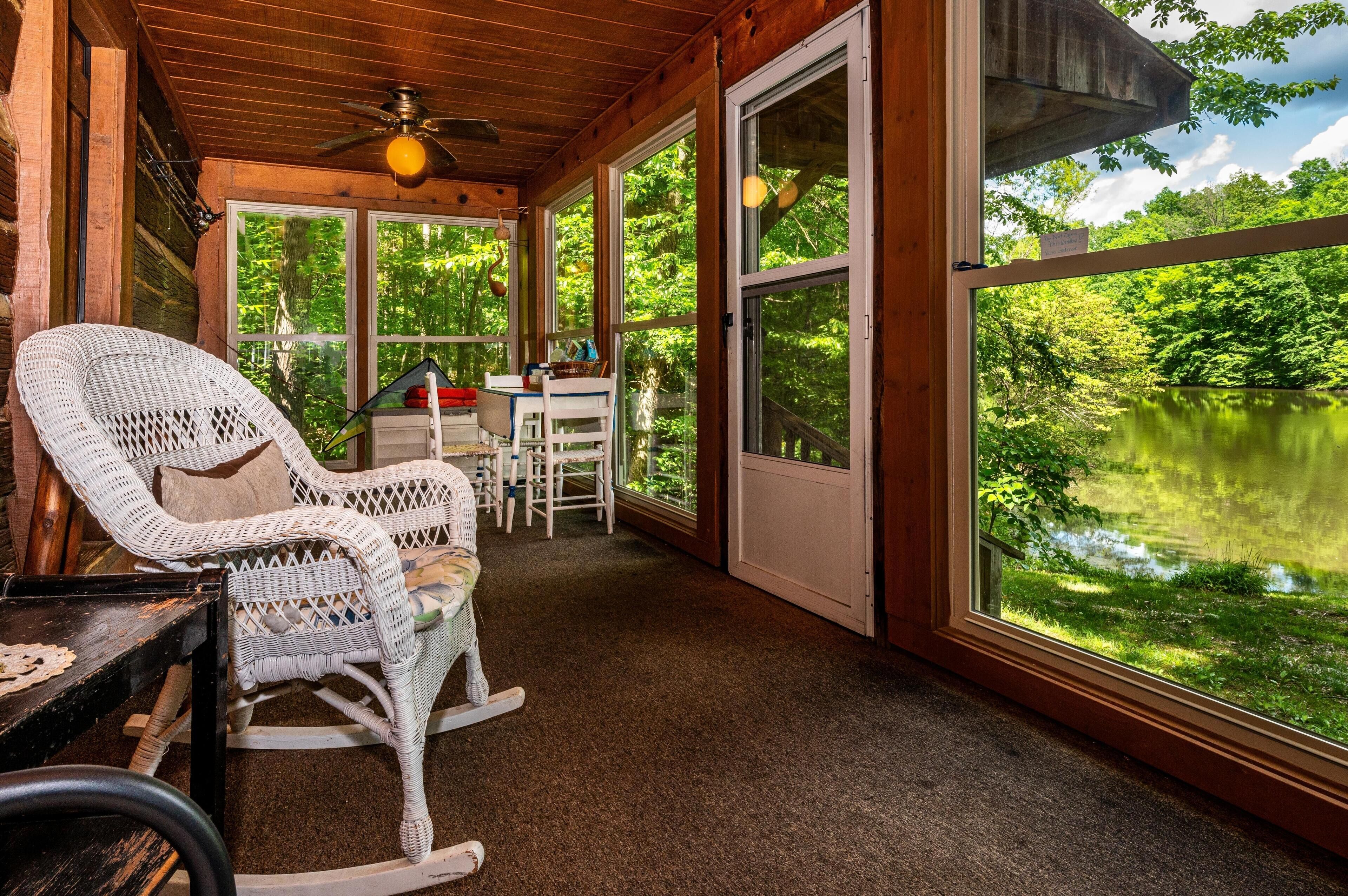 2 Ba, (1 Is A Loft), 1 Ba Log Cabin - Brown County, IN