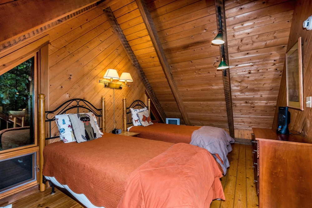 2 Loft Br, 1 Ba - Indiana (State)