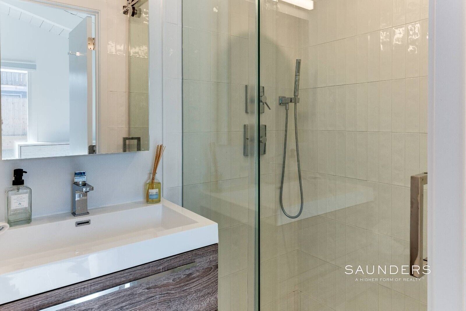 Private Beach Access With Lifegaurd, 3 Bedroom, Outdoor Shower, Pool & Hottub - Montauk, NY