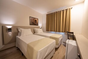 Quarto duplo standard | Frigobar, quartos à prova de som, Wi-Fi de cortesia