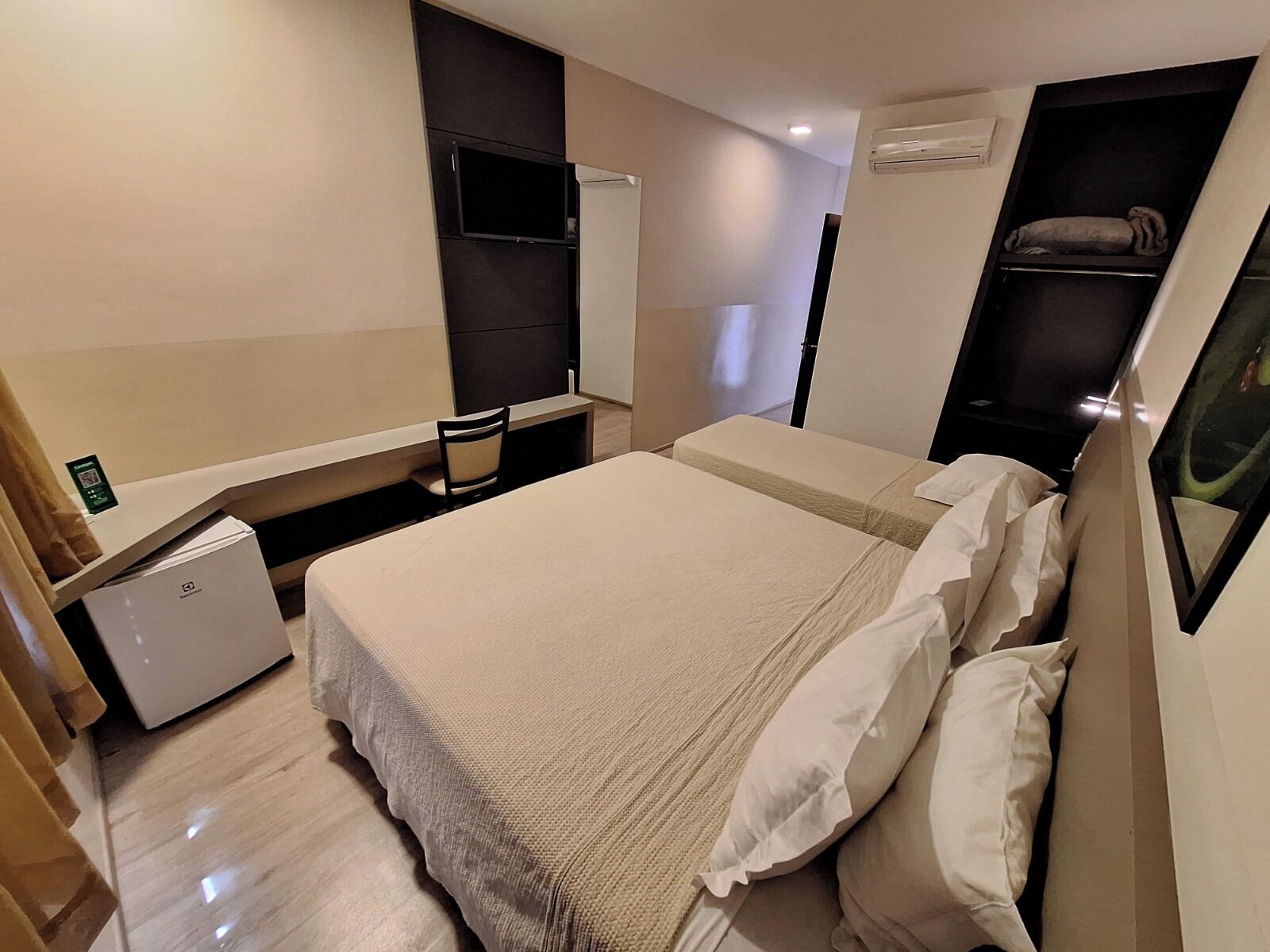 Quarto Deluxe | Minibar, quartos insonorizados, Wi-fi grátis, roupa de cama fornecida 
