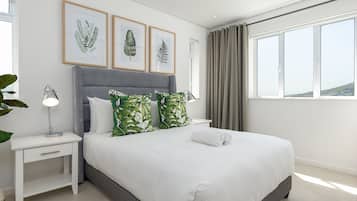 Casa Nobre, 2 quartos | 2 quartos, cofre no quarto, secretária