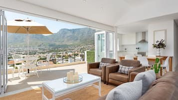 Casa Nobre, 2 quartos | Sala | Televisor de ecrã plano de 32 polegadas com canais via satélite