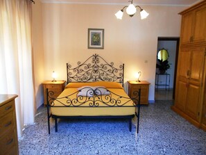 Apartamento, 2 quartos | 2 quartos, ferros/tábuas de passar roupa