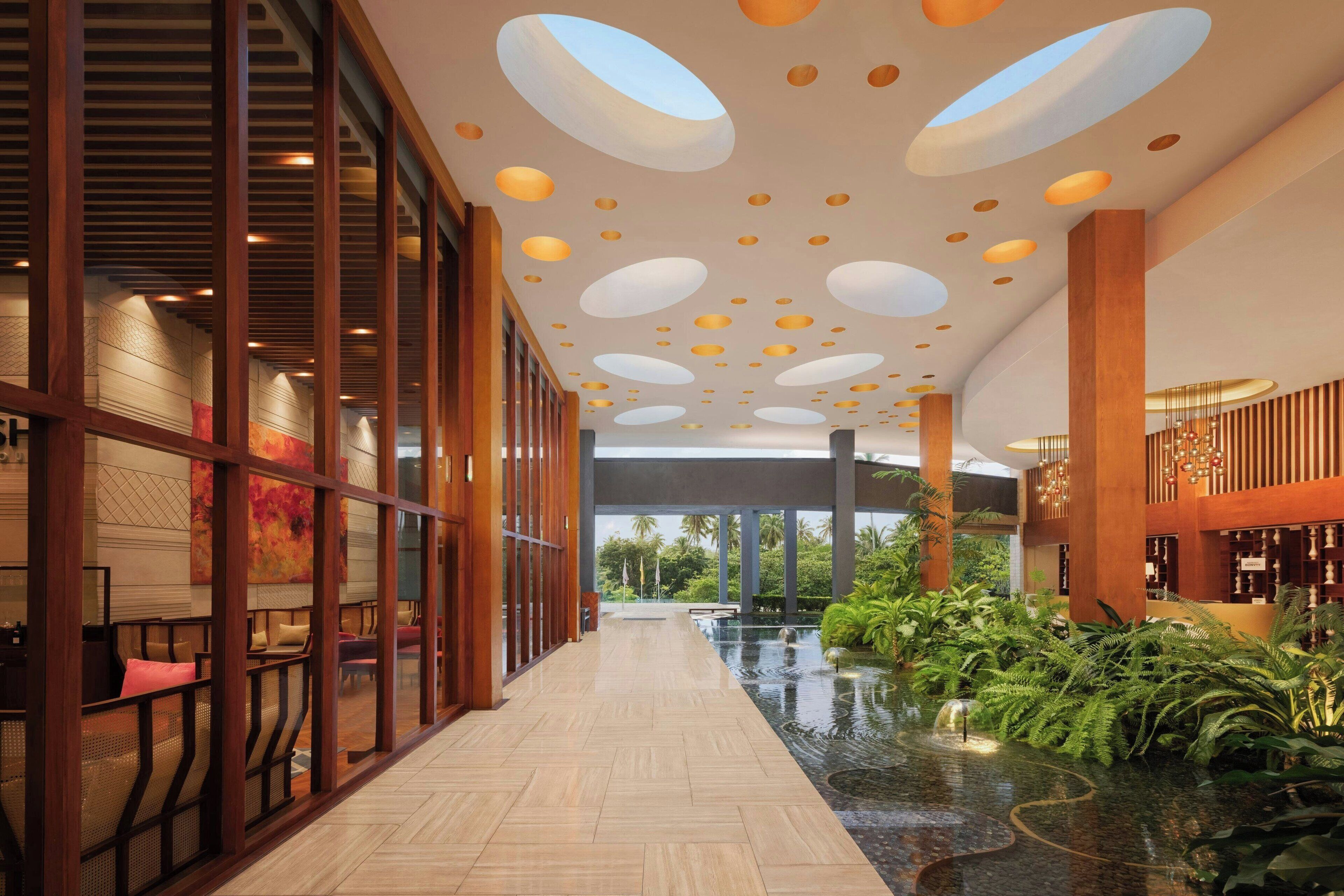3 bares/lounges, um bar à beira da piscina, um bar junto à piscina 