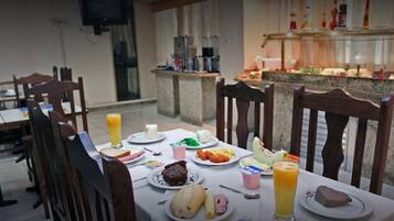 Pequeno-almoço tipo buffet diário incluído