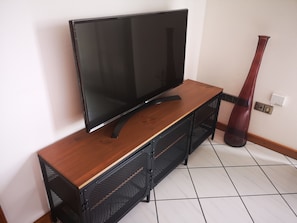 Apartamento Comfort | Sala de estar | TV de ecrã plano 