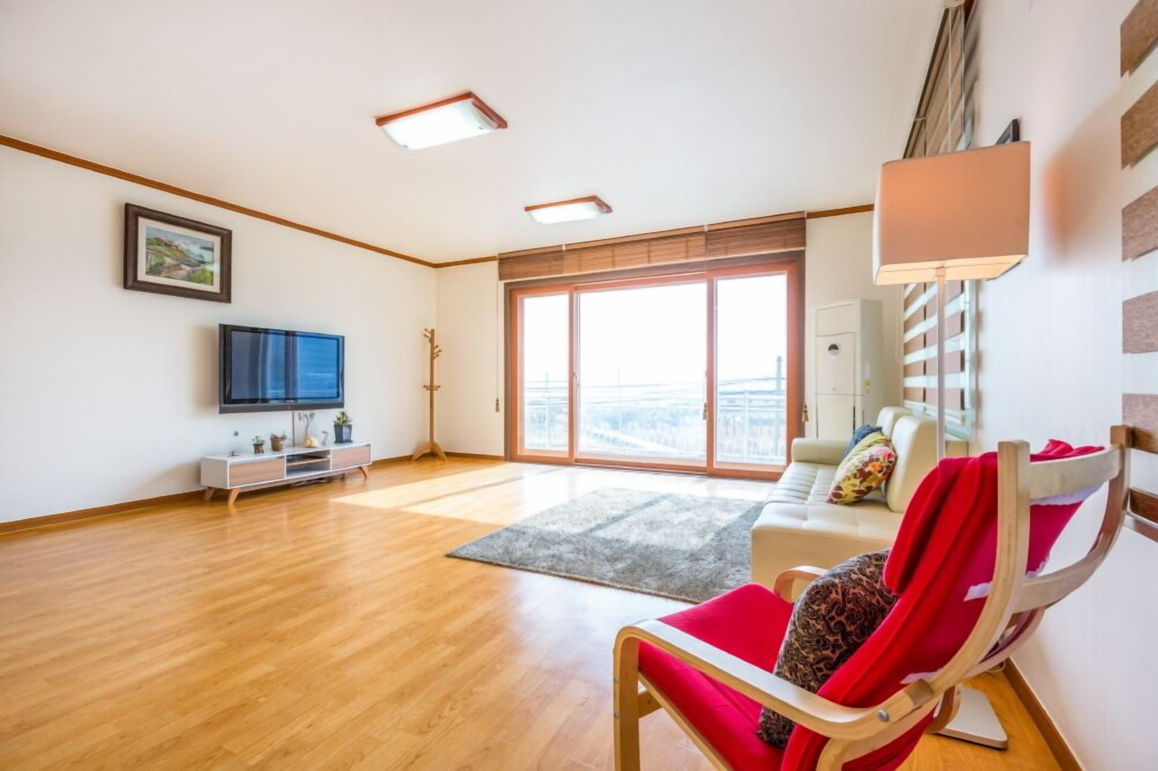 Quarto (Second Floor) | Wi-fi grátis, roupa de cama fornecida 