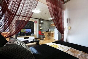 Quarto (Deulbomdal) | Wi-Fi de cortesia, roupa de cama