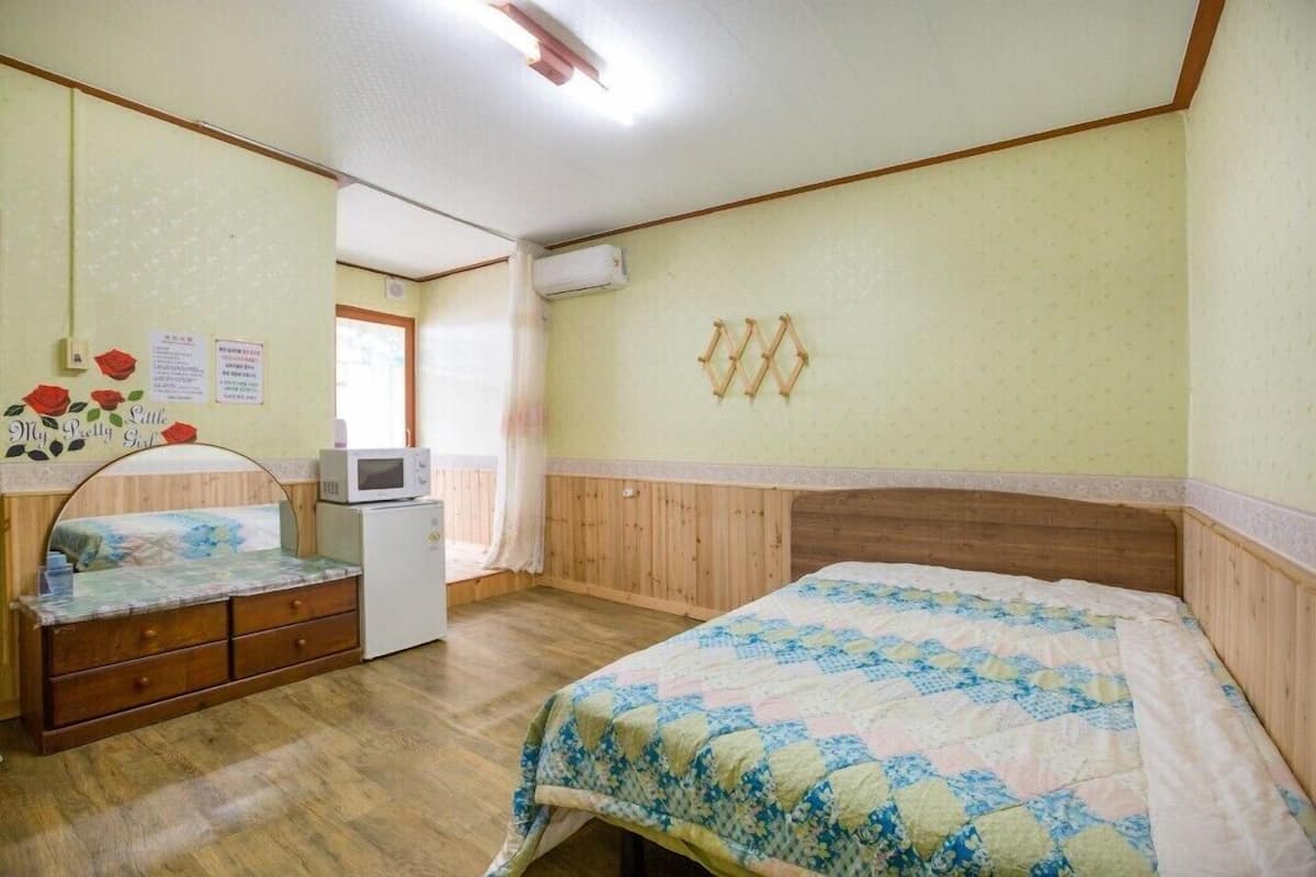Quarto | Wi-fi grátis, roupa de cama fornecida