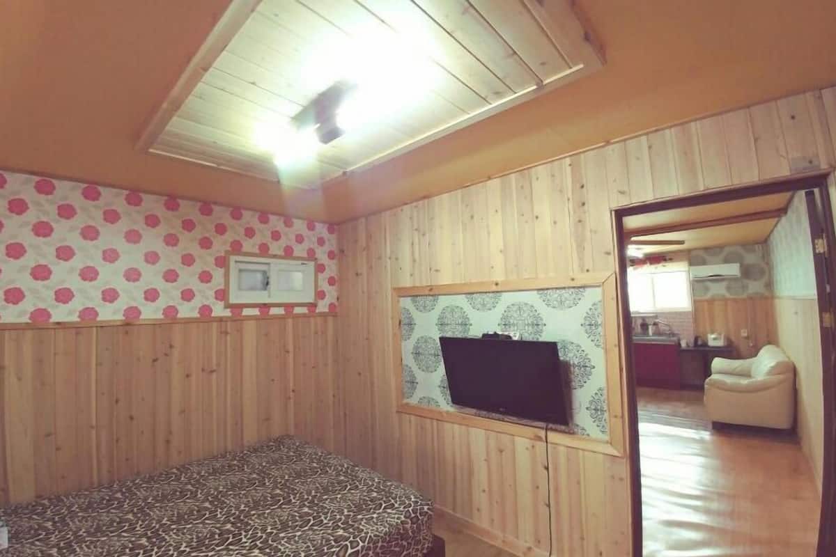 Quarto (Hwanggeumsil) | Wi-fi grátis, roupa de cama fornecida