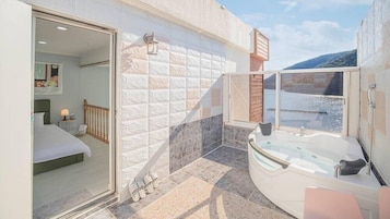 Quarto (203 duplex spa) | Wi-Fi de cortesia, roupa de cama