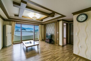 Quarto | Wi-fi grátis, roupa de cama fornecida 