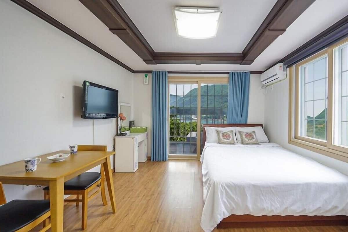Quarto (Chamsol) | Wi-fi grátis, roupa de cama fornecida