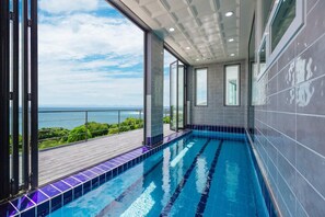 Quarto (E-VIP(Private Pool Villa)) | Wi-Fi de cortesia, roupa de cama