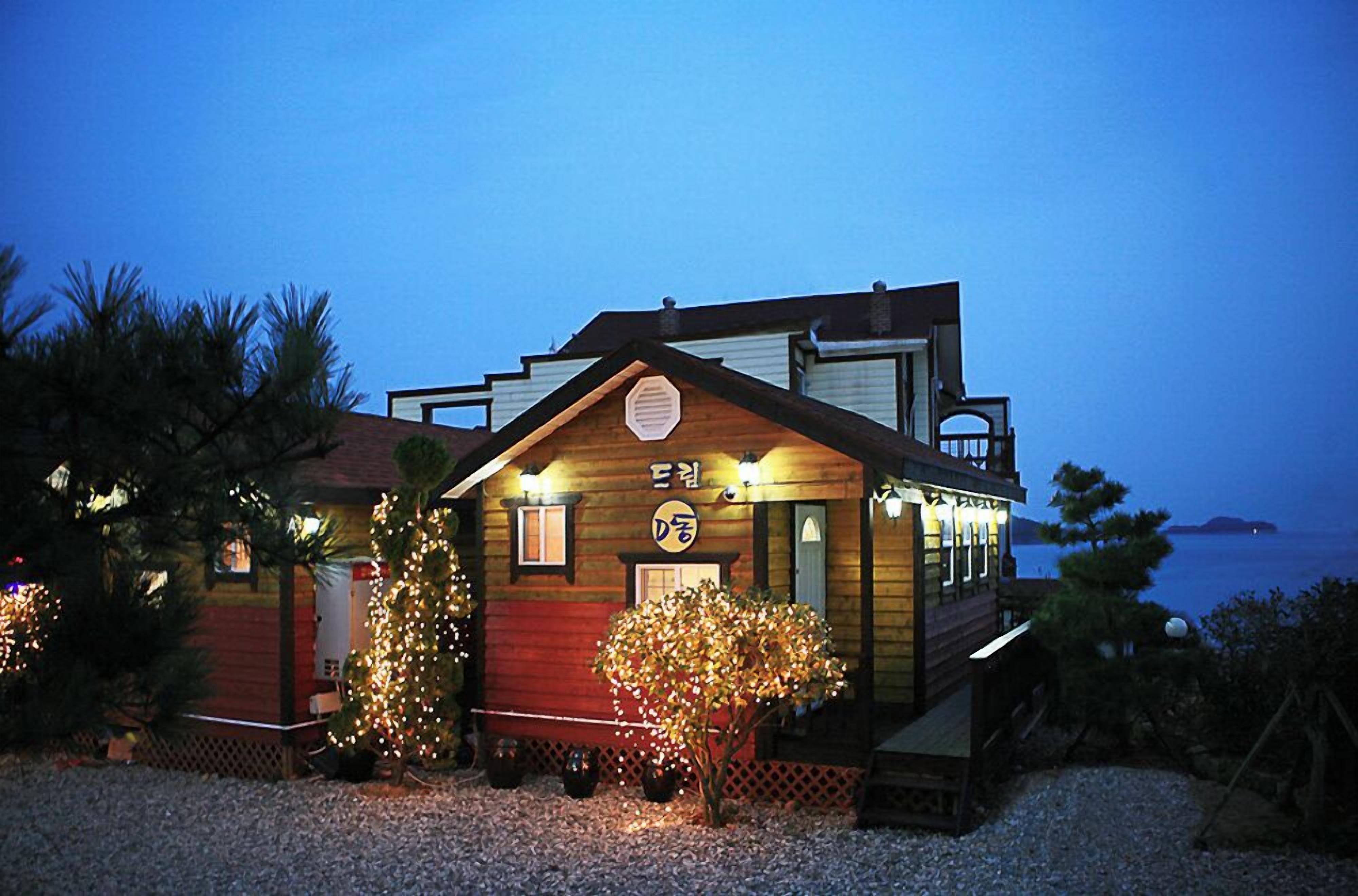 Quarto (Donkkum) | Com decoração personalizada, com mobília individualizada, Wi-fi grátis 