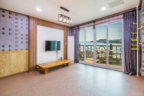 Quarto (103) | Wi-fi grátis, roupa de cama fornecida