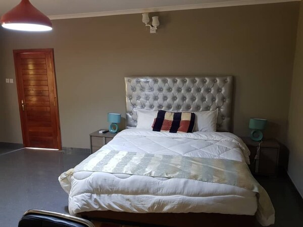 Ticheze Lodge And Car Hire - Lusaka