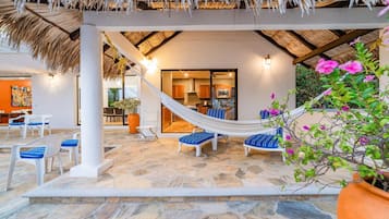 Vila, várias camas (2048 - Villa Rebeca) | Terraço/pátio