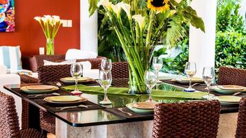 Vila, várias camas (2048 - Villa Rebeca) | Opções para refeição