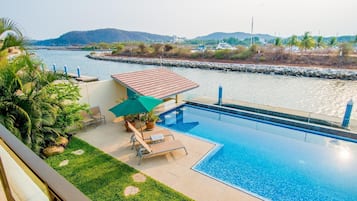 Vila, várias camas (2068 - Villa Turquesa) | Piscina | Piscina externa, espreguiçadeiras