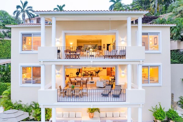 Condo, várias camas (1031 - Villas Carey Condo D2) | Fachada