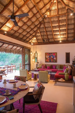 Villa, várias camas (2011 - Bugam Villa) | Sala