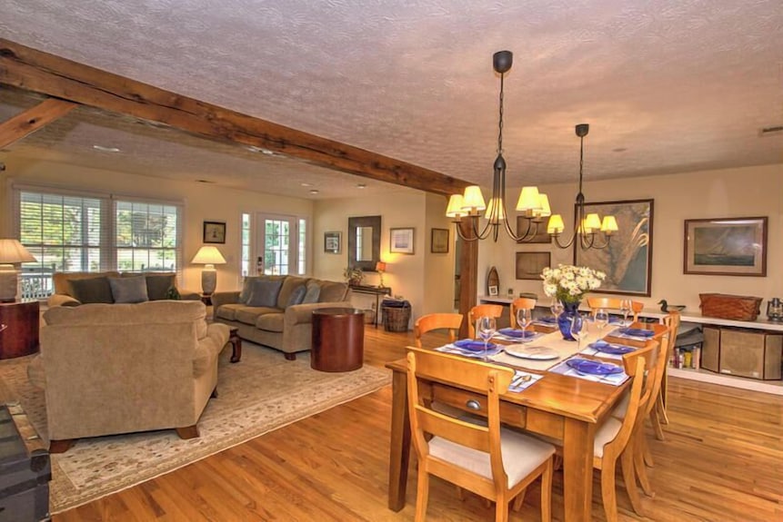 Minutes From Downtown St. Michaels | Private Dock | Kayaks Bikes | Pet Friendly - Saint Michaels, MD