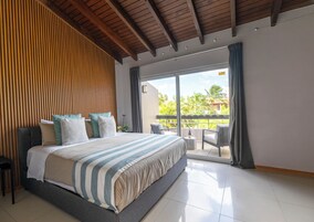 Casa geminada básica | Individualmente mobiliados, ferros/tábuas de passar roupa, roupa de cama