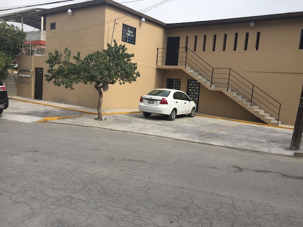Departamento Completo Y Privado, Cocina, Servicio De Limpieza, Wifi 100 Megas - Monterrey