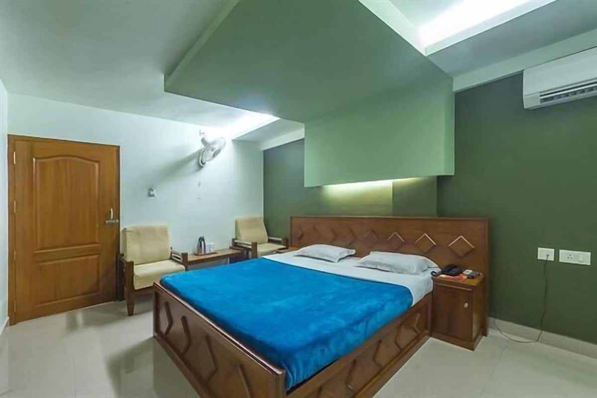 Quarto Duplo Superior | Roupa de alta qualidade, Wi-fi grátis, com decoração personalizada 