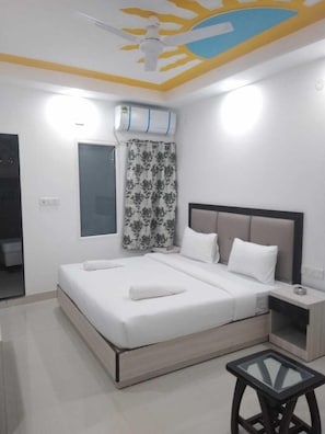Quarto Duplo Deluxe, 1 quarto, Vista para a cidade | 1 quarto, ferro/tábua de engomar, camas desdobráveis, Wi-fi grátis