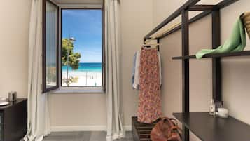 Roupa de alta qualidade, minibar, cofre no quarto, secretária