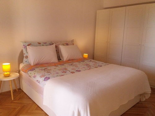 La Vue, Vue Imprenable Sur La Vieille Ville. Un Appartement Avec Une Chambre. - Dubrovnik