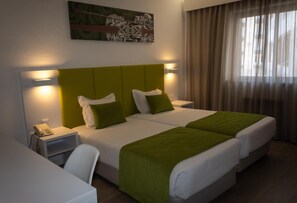 Secretária, berços/camas para crianças grátis, Wi-fi grátis 