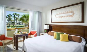 Quarto Standard | Roupa de alta qualidade, edredões de penas, roupa de cama fornecida