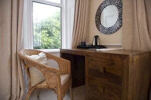 Quarto Duplo Deluxe, casa de banho anexa, vista para o jardim | 1 quarto 