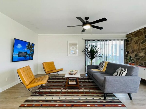 Walkable Ots Mid Century Condo-pool - Tempe, AZ