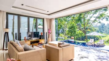 Villa Familiar, 3 quartos, vista para o campo de golfe | Sala | Smart TV