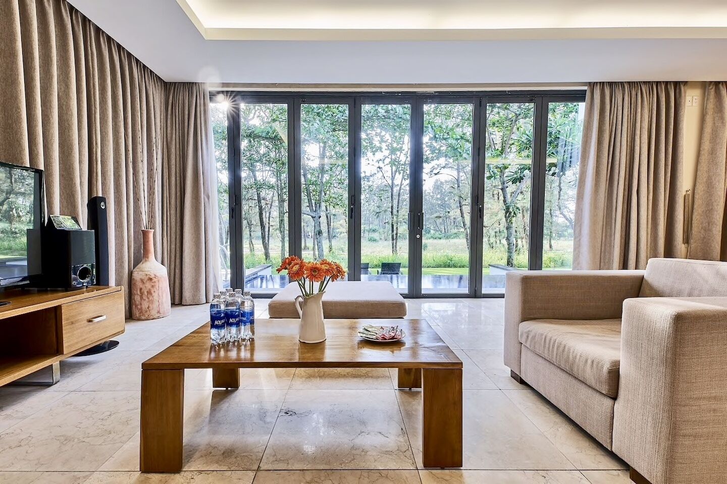 Villa, 2 quartos | Sala | Smart TV 