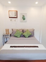 Quarto Familiar, várias camas, não fumadores | Cofre no quarto, cortinas/cortinados opacos, Wi-fi grátis