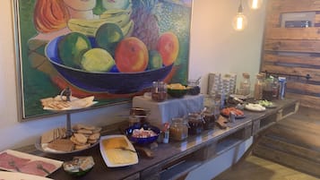 Pequeno-almoço tipo buffet diário incluído