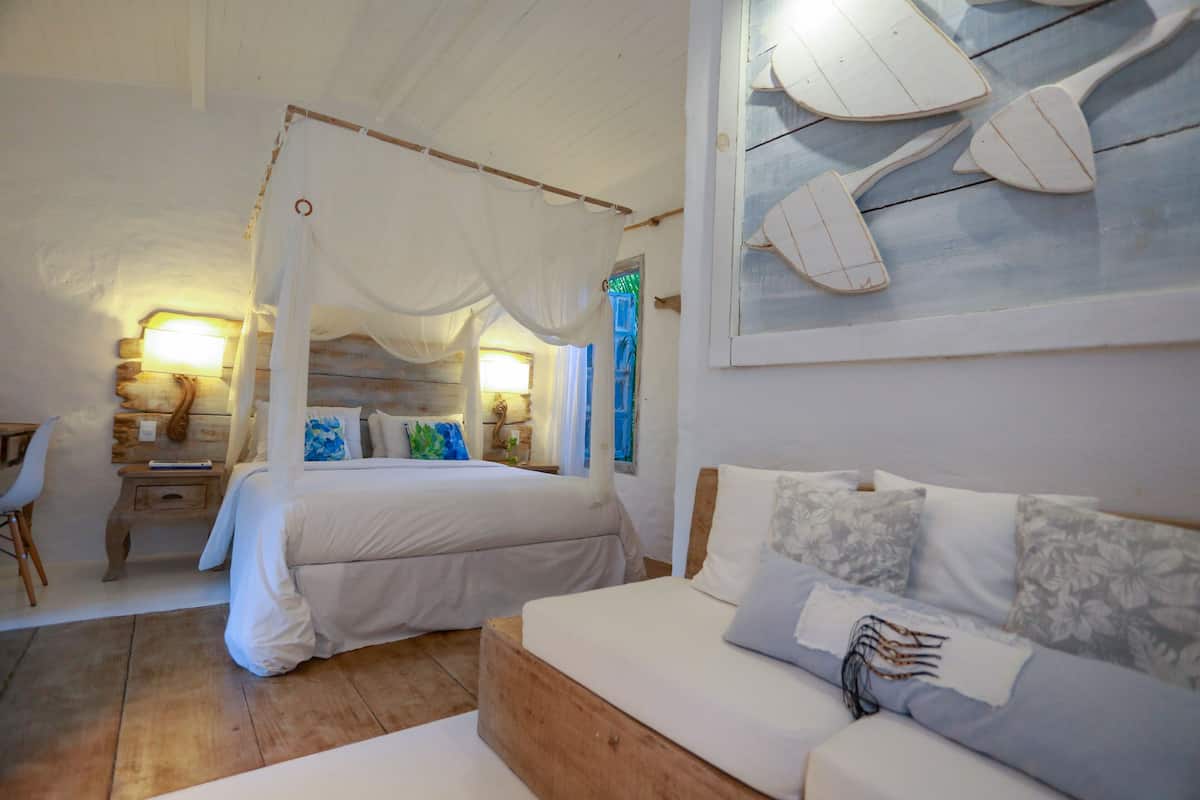 Suíte (Quadrado) | 1 quarto, roupas de cama premium, frigobar, cofres nos quartos