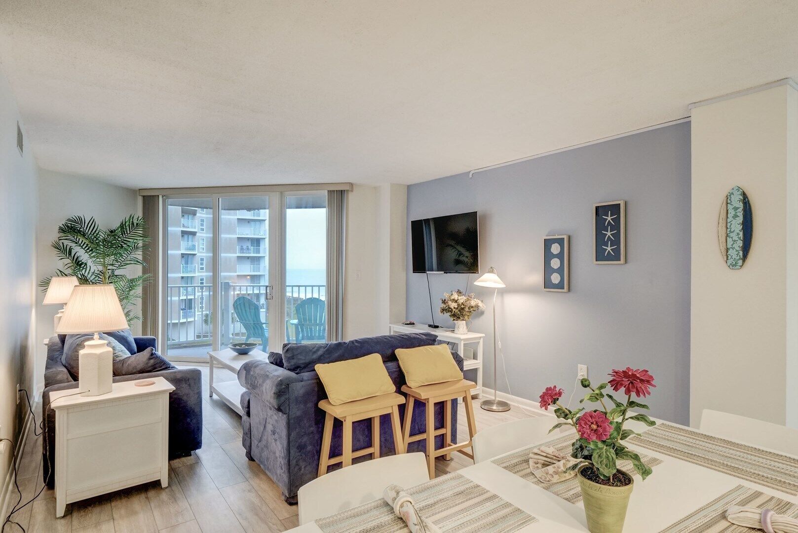 Oceanfront Condo, Private Deck, Restaurant On-site, Beach Access - North Topsail Beach, NC