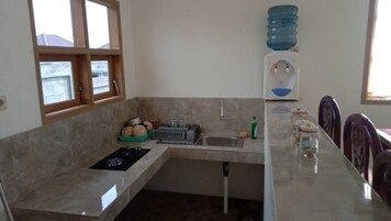 Casa de Campo (Gatot Kaca) | Wi-fi grátis, roupa de cama fornecida 