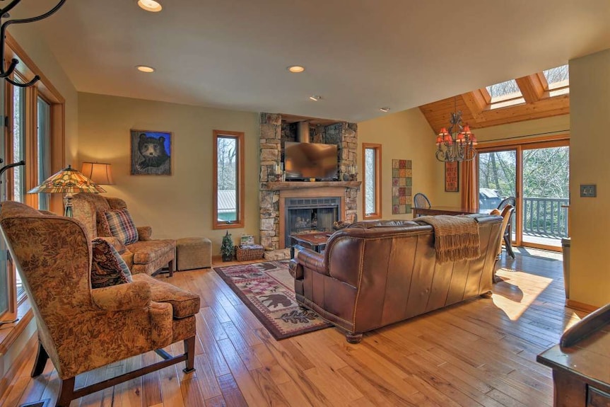 Hermosa Casa De Campo Con Vista A La Montaña, A 2 Minutos Del Centro De Banner Elk. - Banner Elk, NC